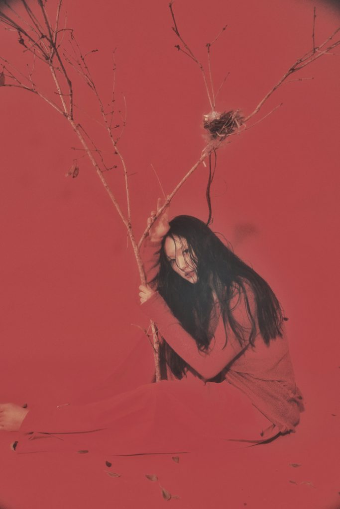 AVYSS magazine » 新しい現実の中で生まれた感情｜Li Yileiが新作アルバム『之 / OF』を発表