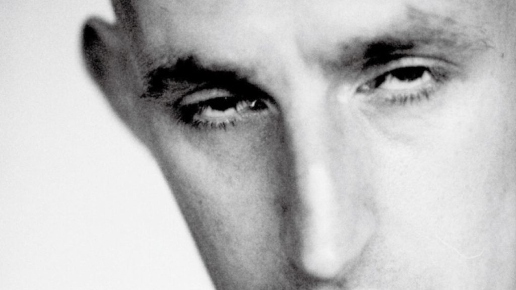 AVYSS magazine » 記憶は曖昧、感情の瓦礫を修復して｜mark william lewisが新曲「Still Above」をリリース